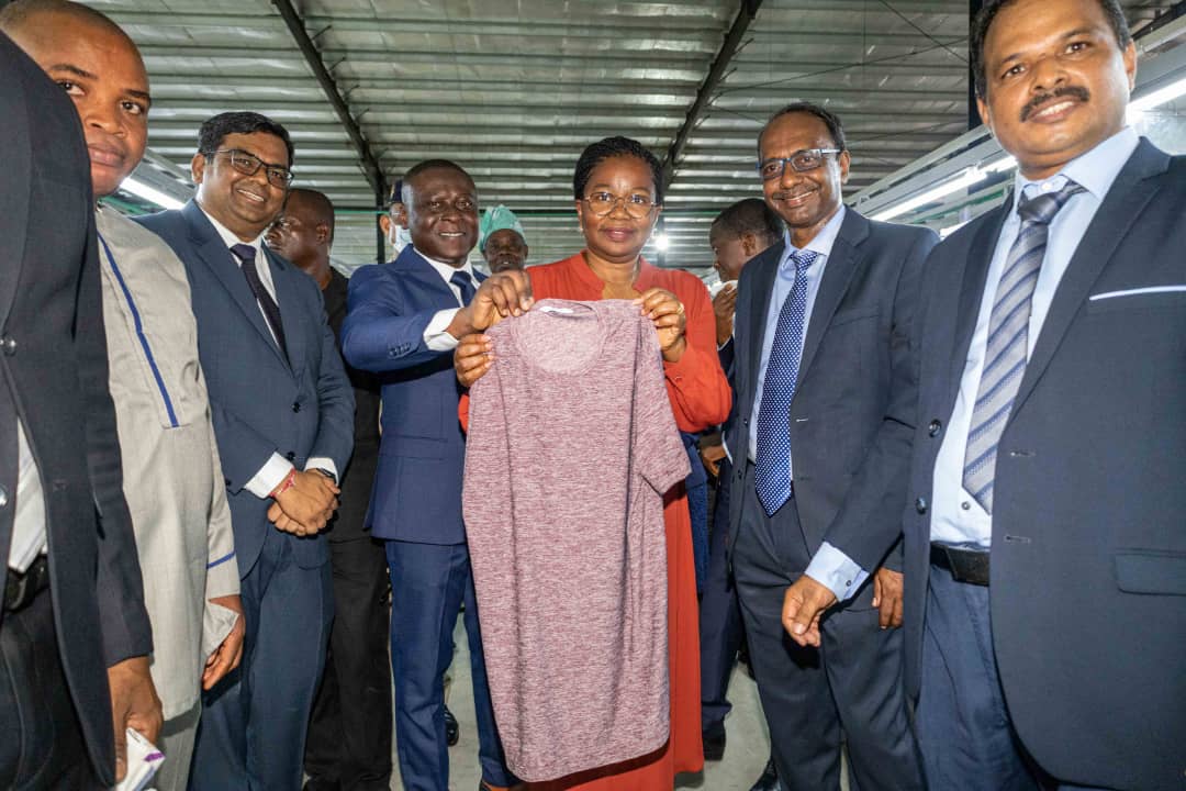 Victoire Dogbe impressionnée par le centre de formation en couture ...