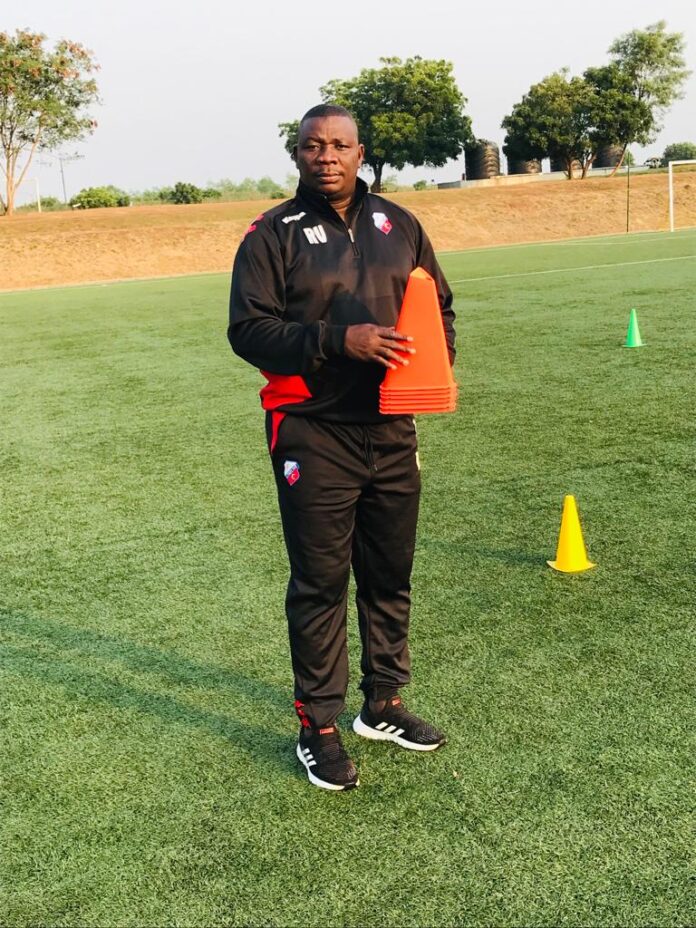 BeninFoot : le Togolais Adam Fazazi prend les commandes d’ASPAC FC de ...