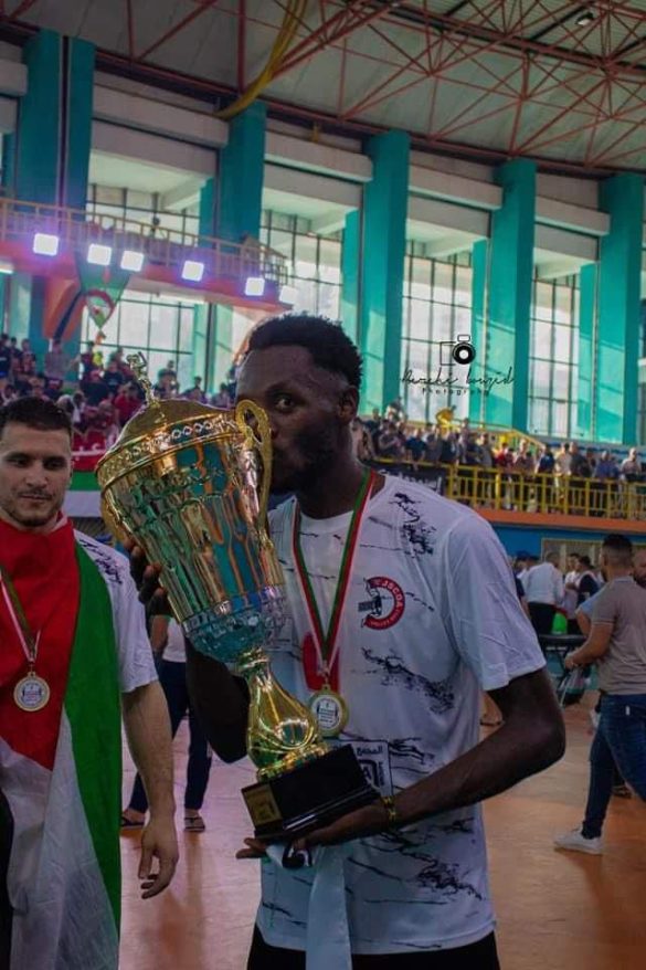 Coupe d'Algérie 2024/Volleyball : le Togolais David Samani décroche son ...