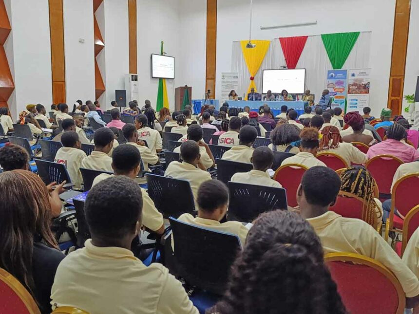 UNREC et IES mobilisent les jeunes et les femmes pour la paix en ...